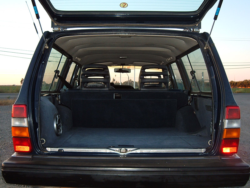 Volvo 240 Combi (P245) 2.0 (82 Hp)